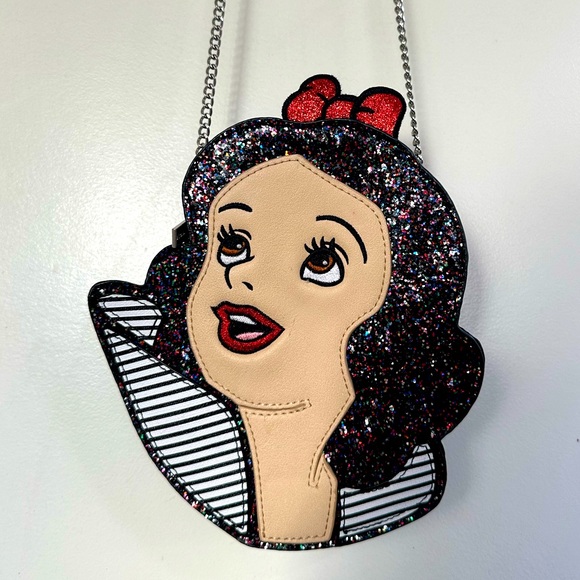Danielle Nicole | Bags | Danielle Nicole Disney Snow White Chain ...